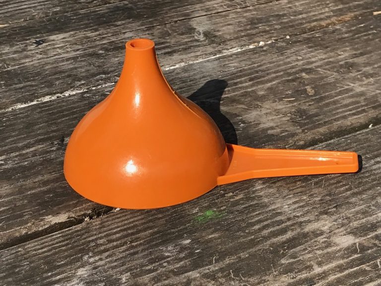 Vintage Orange Tupperware Funnel With Handle: 1,714 ppm Lead + 17 ppm ...